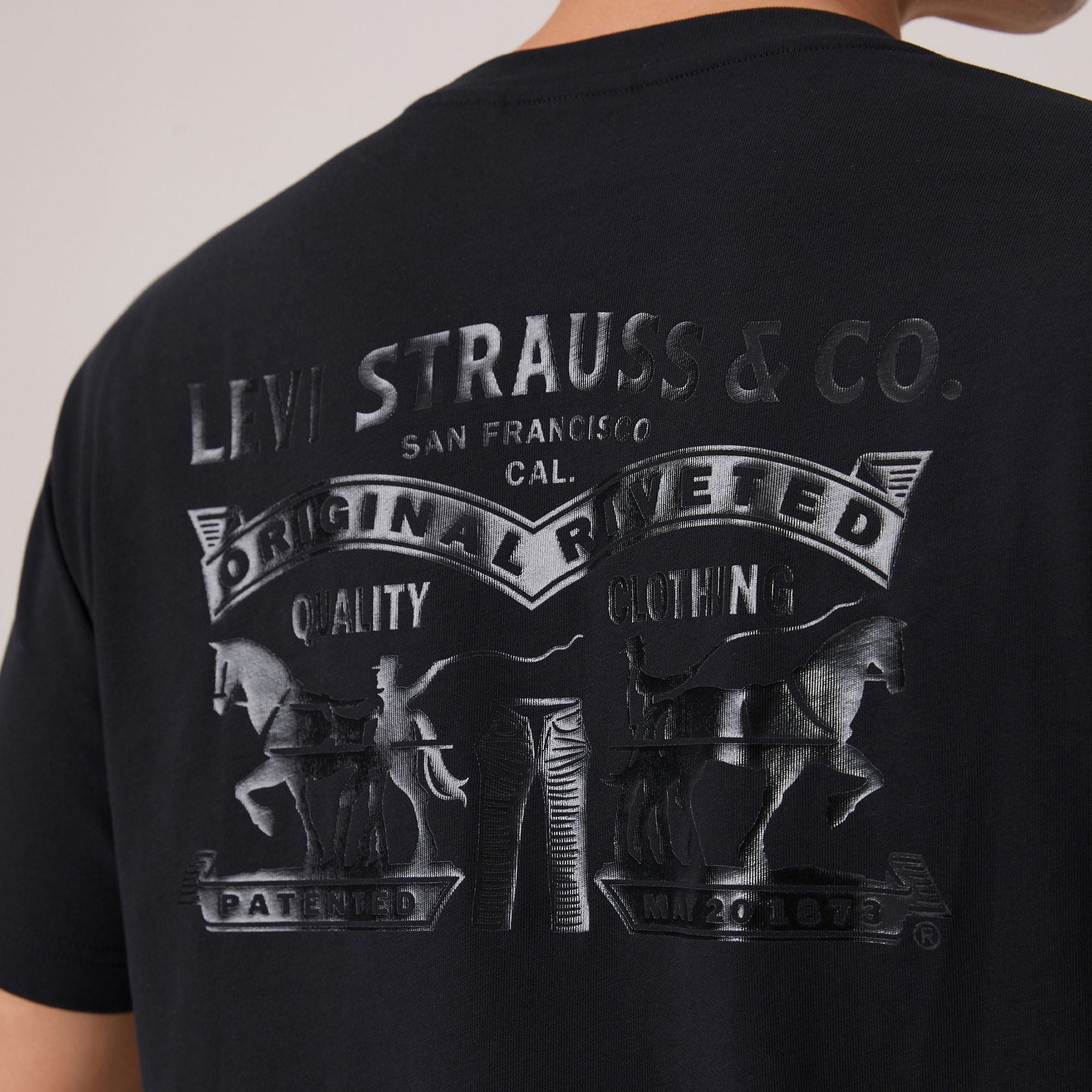 Levi's® Lunar New Year Men's Two Horse Regular Tee - Pink | Levi's PH